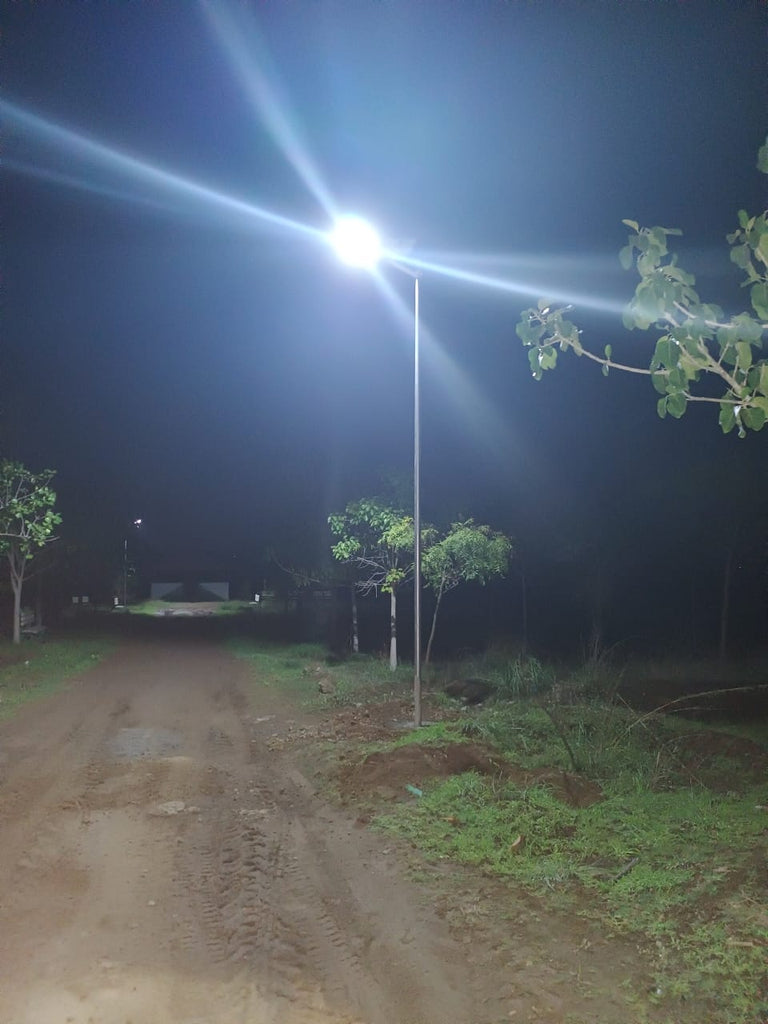How Solar Street Lights are Helping to Reduce Carbon Footprints and Sa